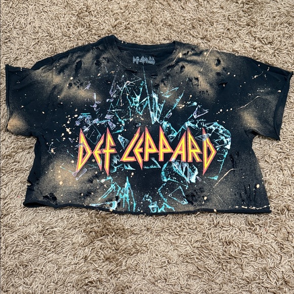 Def Leppard | Tops | Distressed Cropped Def Leppard Tshirt | Poshmark